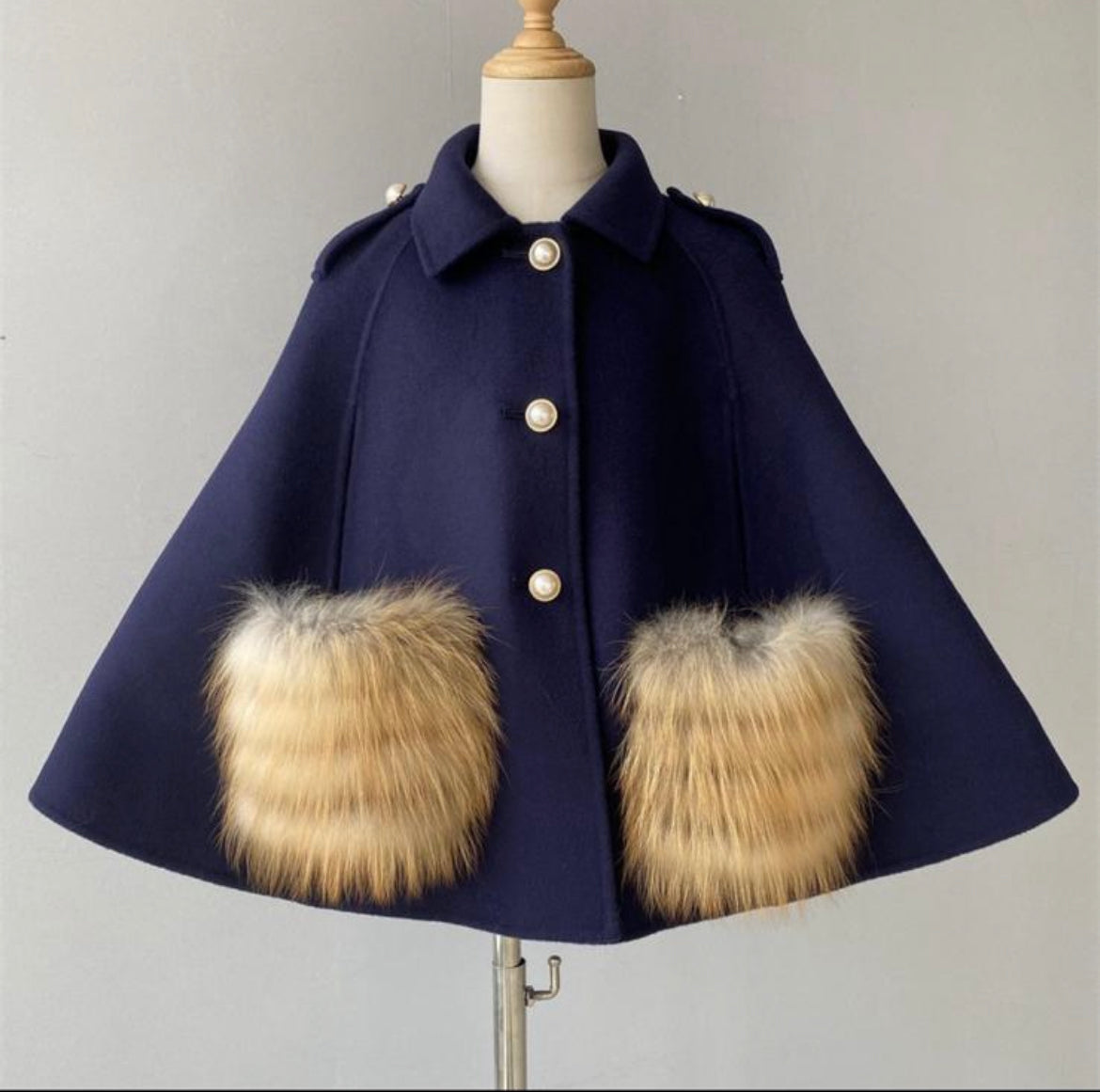 Hey lil Lady Cape – B Real On Wheels